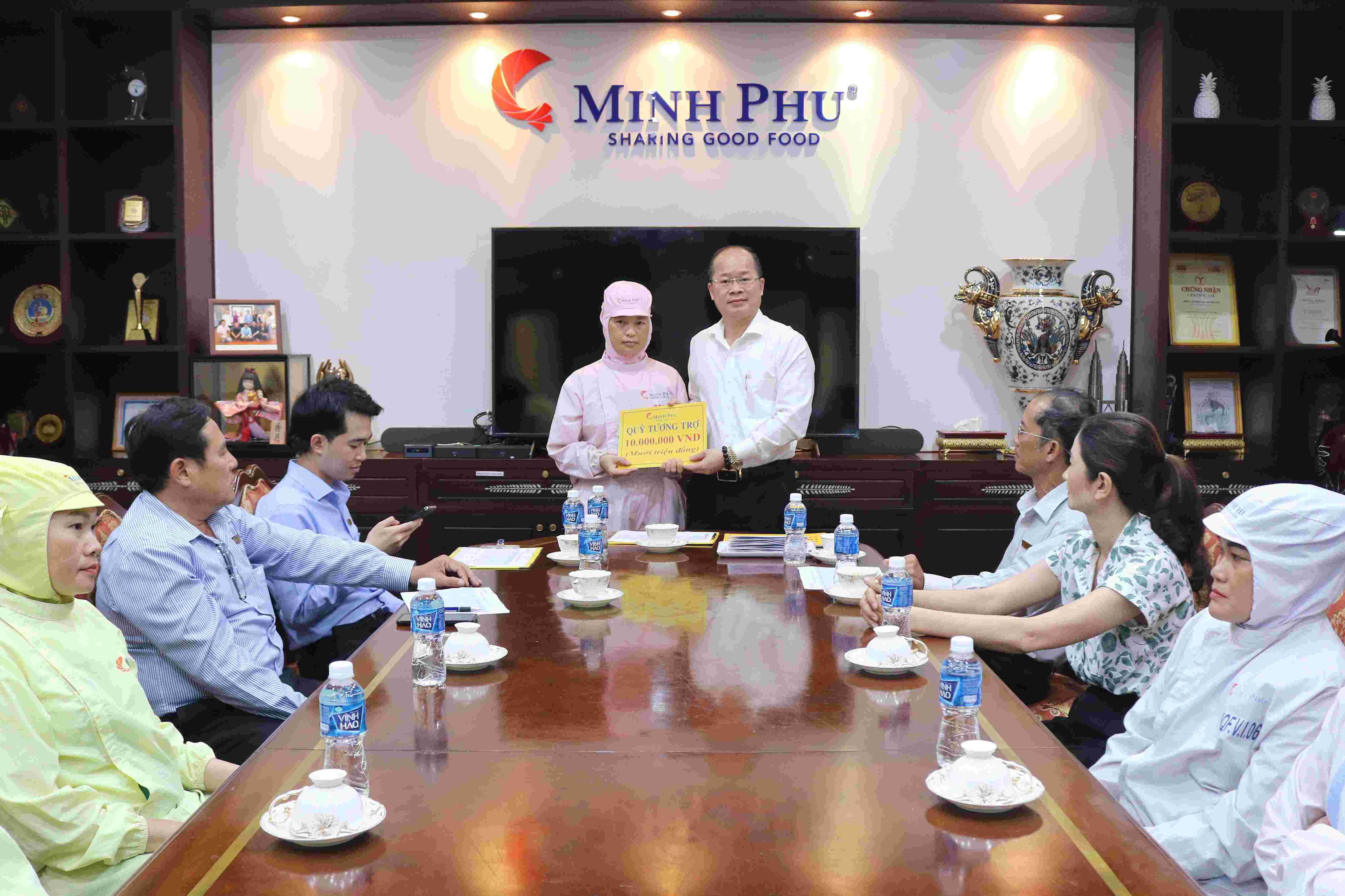 HÌNH ẢNH TRAO TIỀN QUỸ TƯƠNG TRỢ MPCM (ĐỢT 42)